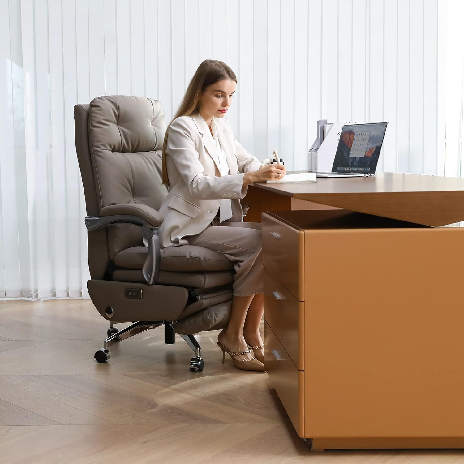 Karrige Bossi me Masazh – DOLUX